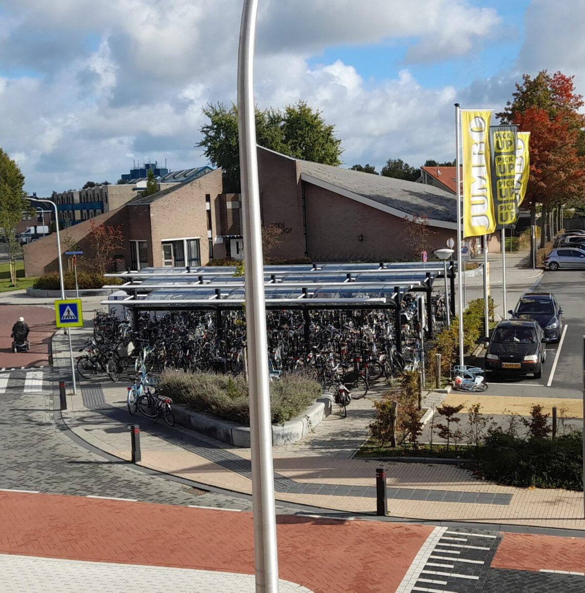 Chaos in en rond fietsenstalling Station/Jumbo • RijssensNieuws.nl